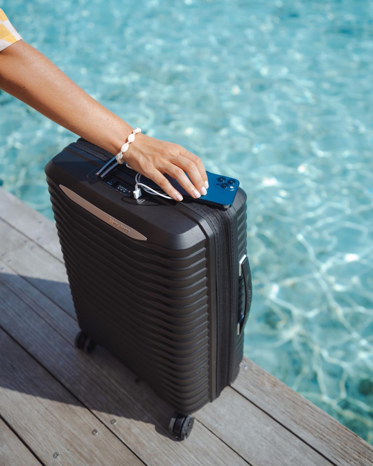 Style and Convenience: A Guide to Medium Sized Suitcases for Every Journey
